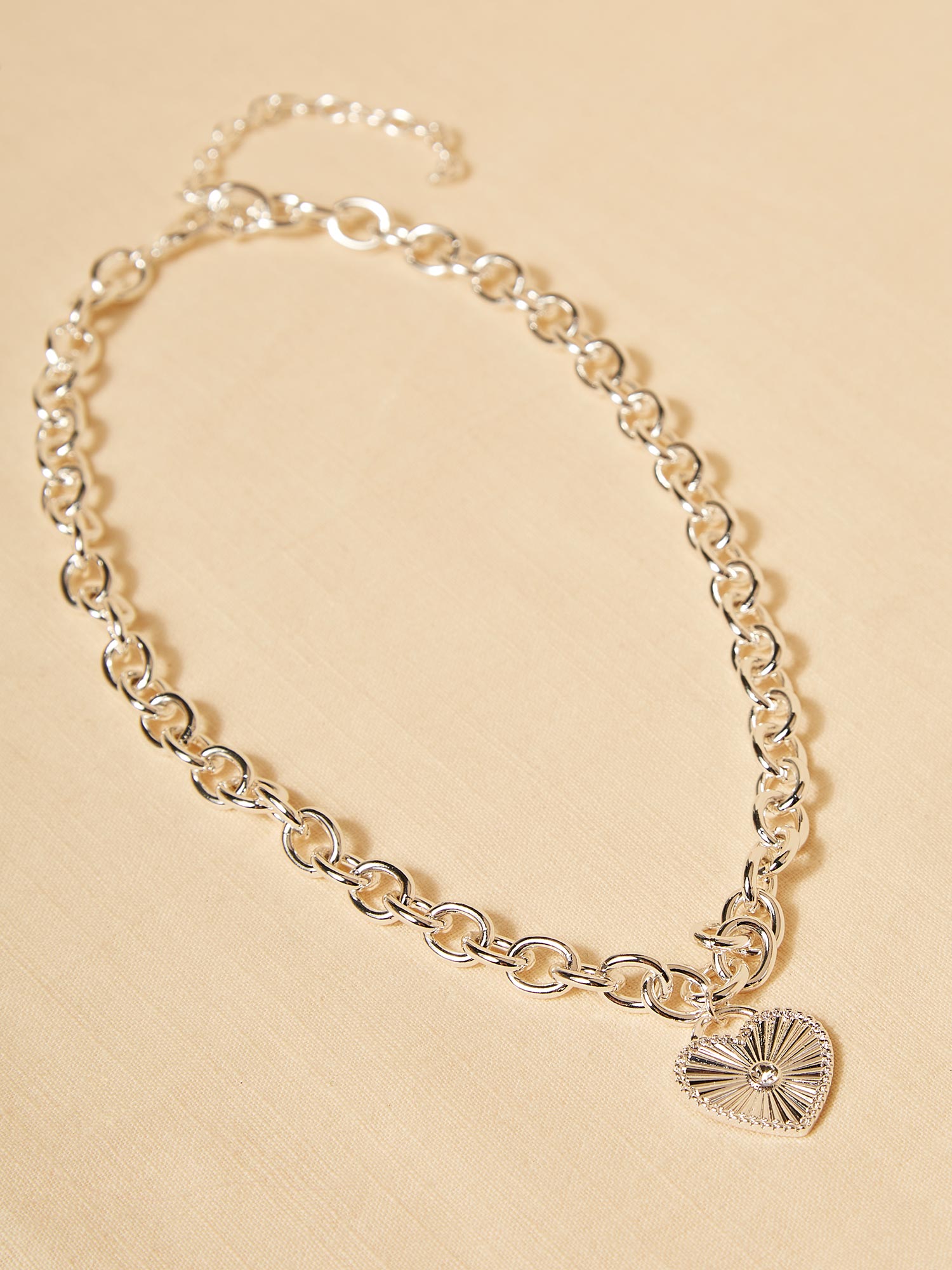 Silver Heart Chain Necklace | Apricot Clothing