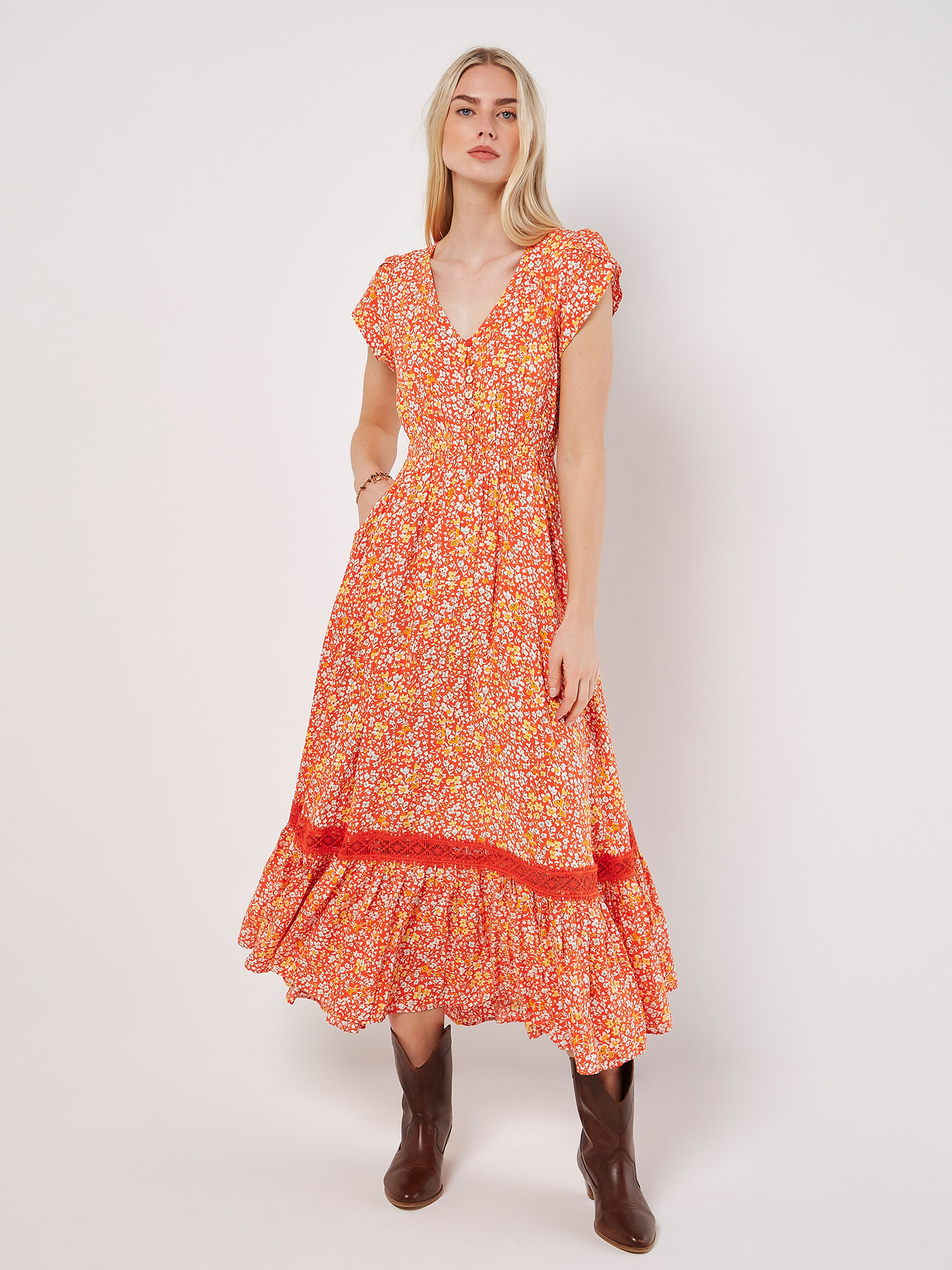 Ditsy Floral Maxi Dress | Apricot Clothing